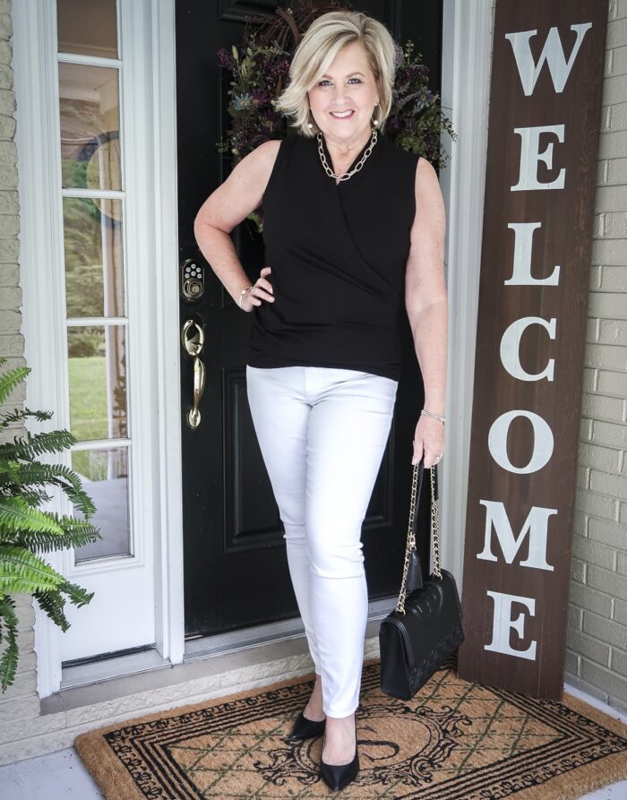 HOW TO DRESS UP A CASUAL TOP