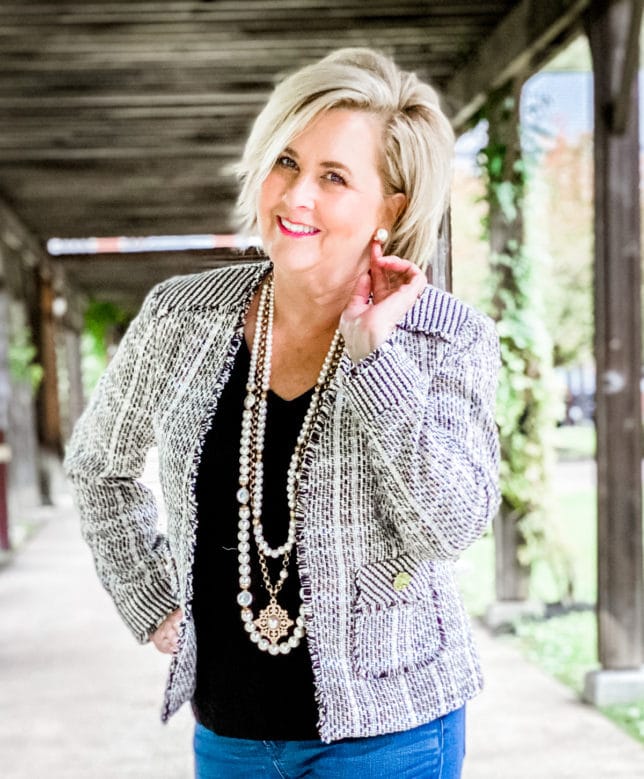 HOW TO CREATE A UNIQUE AND SASSY LOOK WITH CLASSIC CLOTHING
