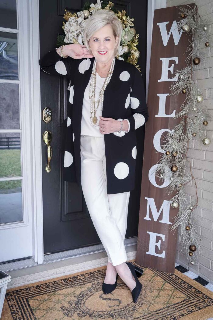 IT IS TIME FOR A TRY-ON SESSION FOR SPRING