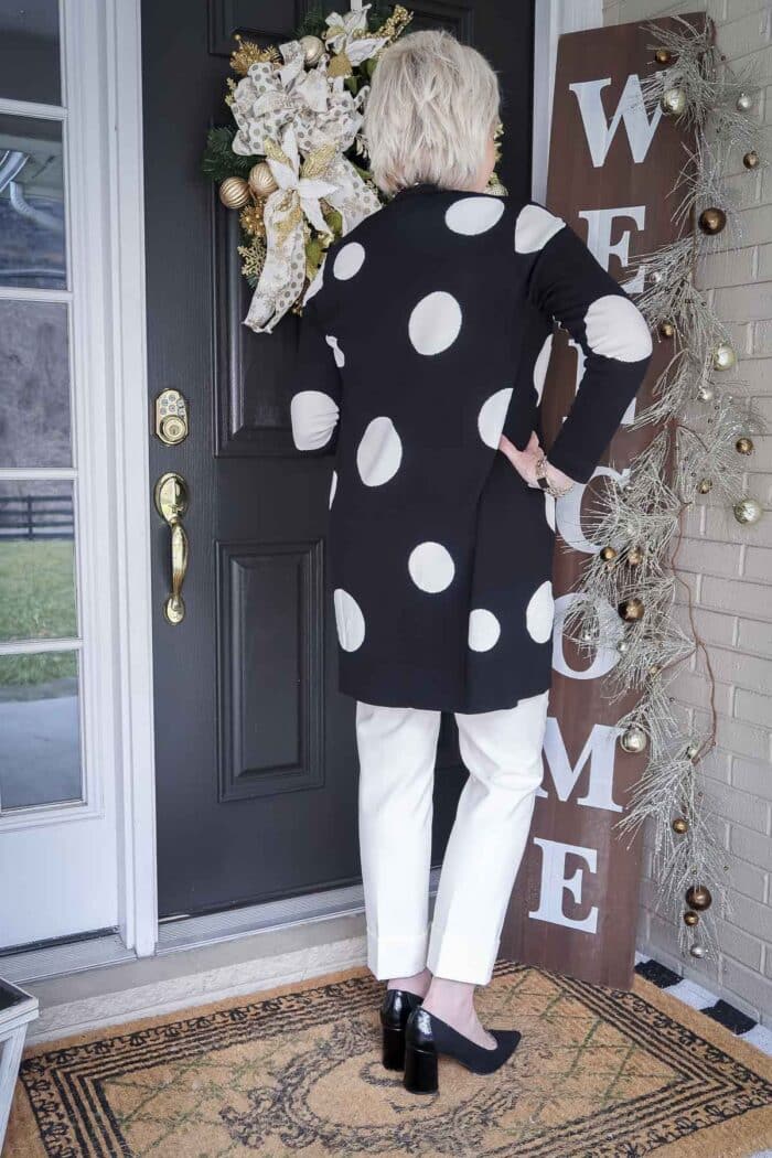 IT IS TIME FOR A TRY-ON SESSION FOR SPRING