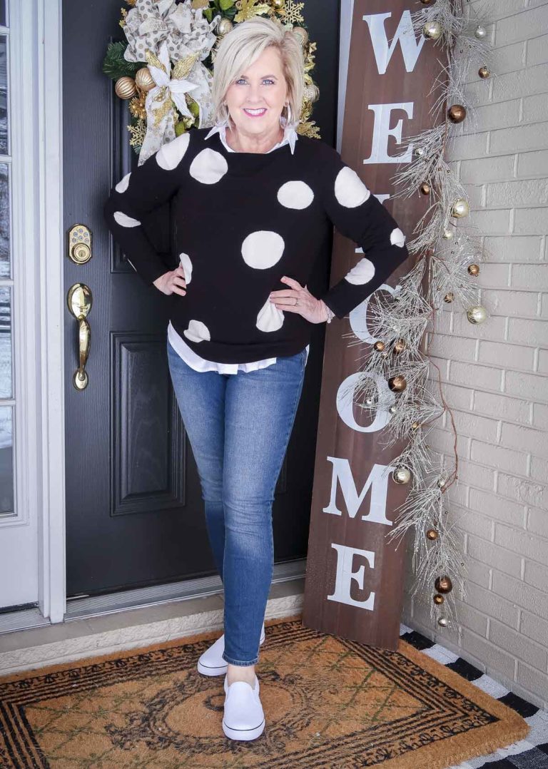 HOW TO DRESS FOR ALL 4 SEASONS WITH ONE OUTFIT