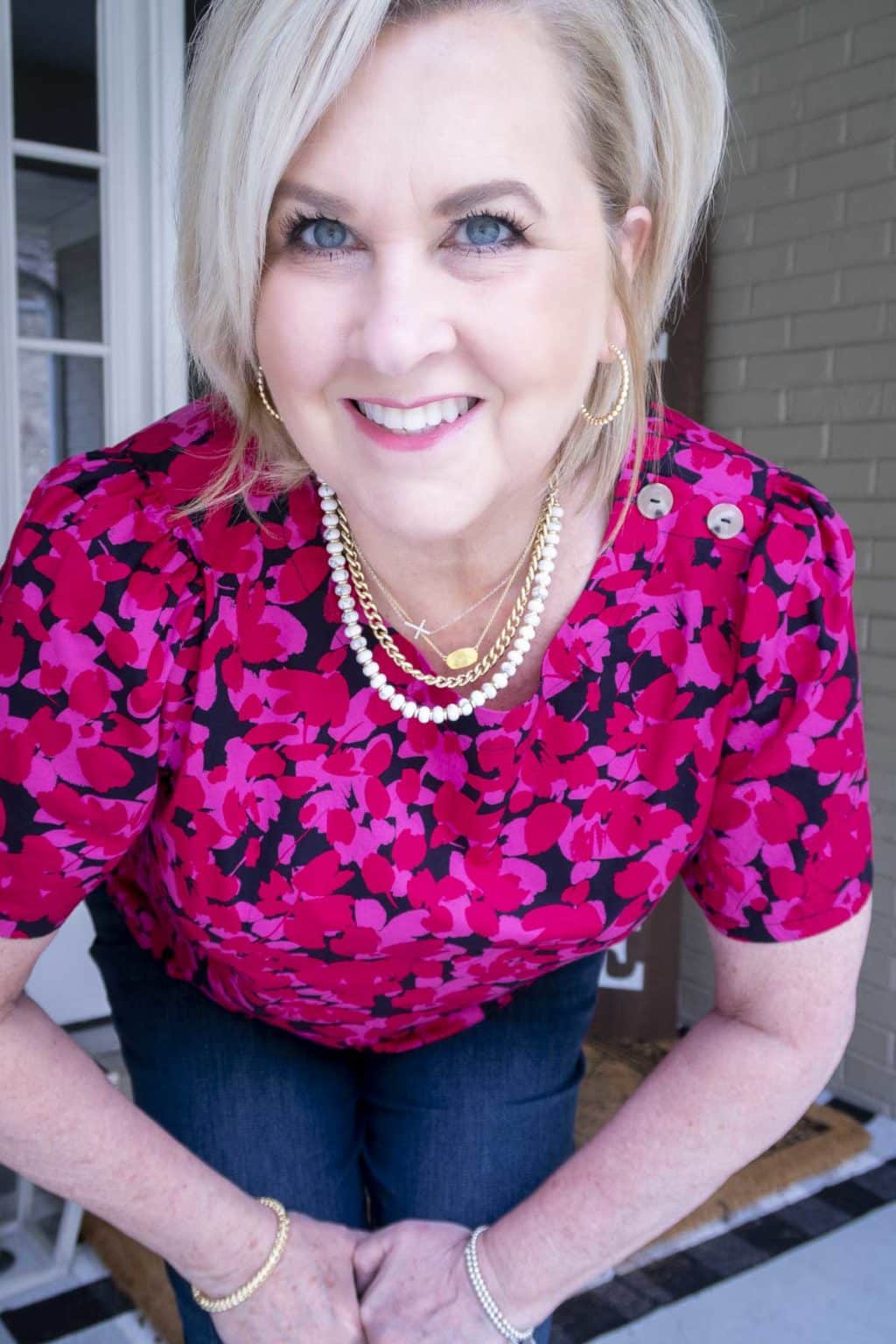 A BRIGHT PINK TOP TO CELEBRATE THE COMING OF SPRING