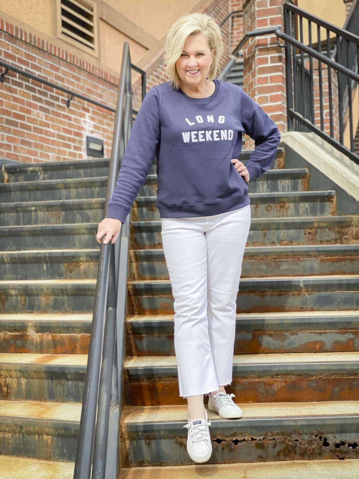 A CASUAL WEEKEND OUTFIT THAT LOOKS SUPER CUTE AND COMFY