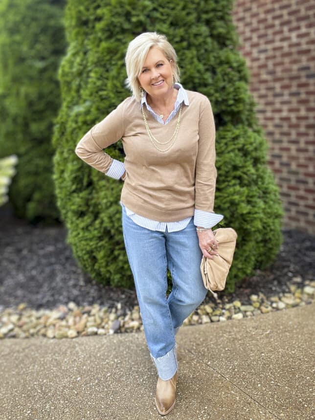 BIG CUFF JEANS ARE IN STYLE AND LOOK ULTRA CHIC