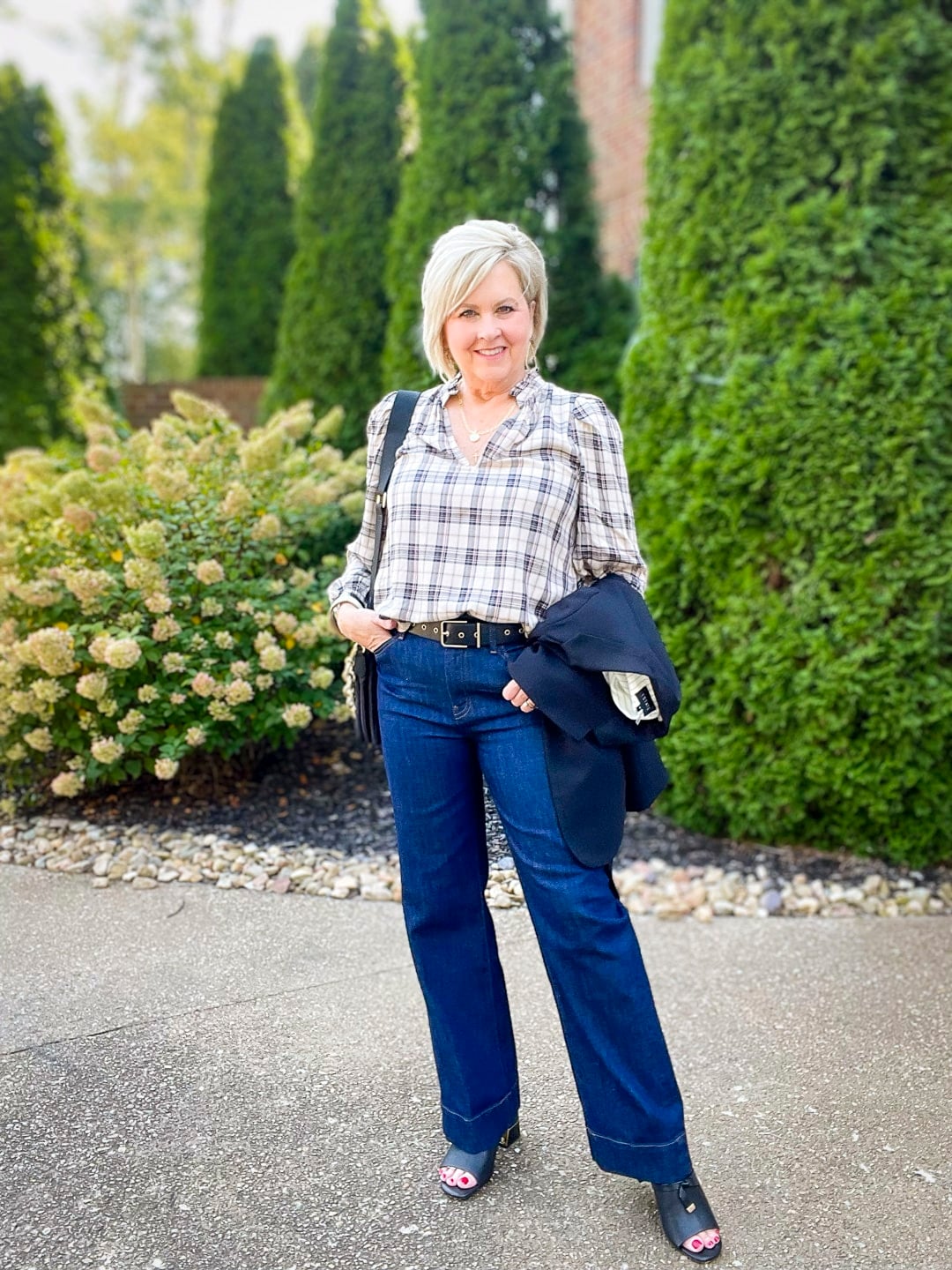 5 FALL OUTFITS FROM ONE PAIR OF JEANS