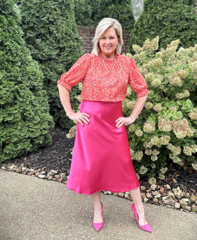 Beautiful Ways to Wear The Trending Color Magenta