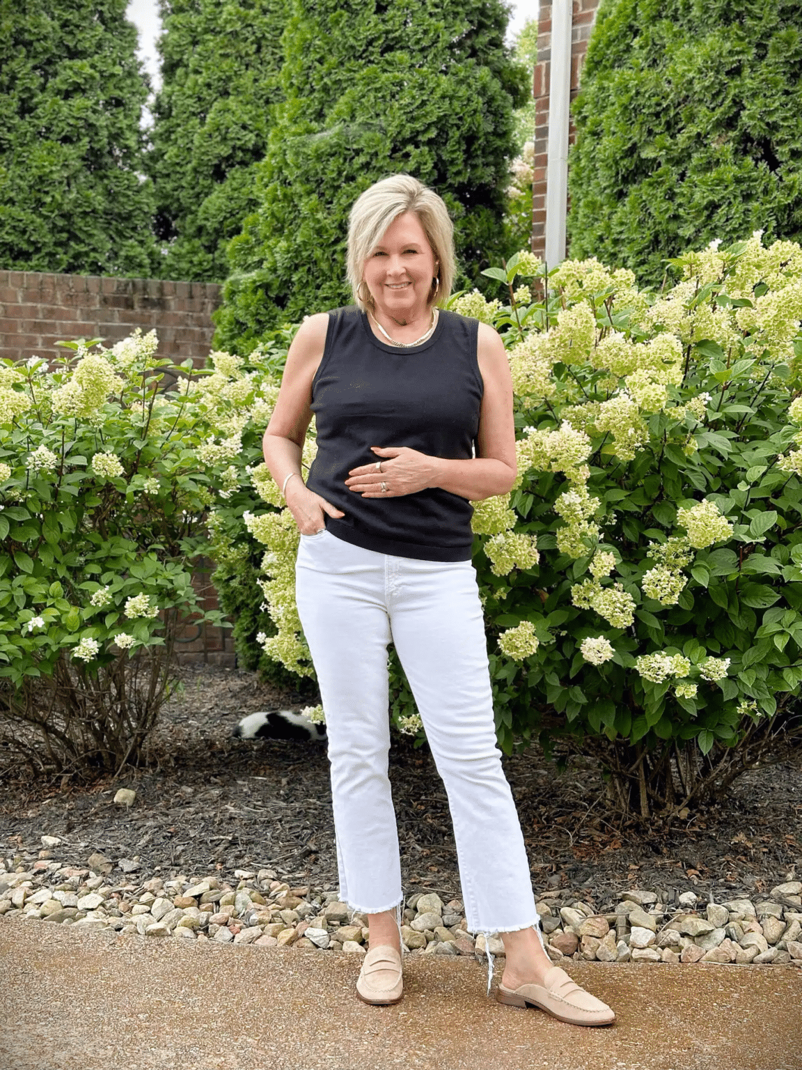 How to Wear Cropped Pants Over 50