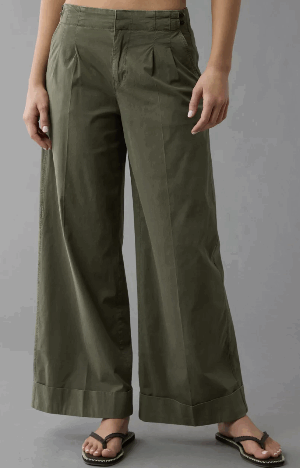 Why Poplin Pants and Skirts Belong in Your Summer Wardrobe
